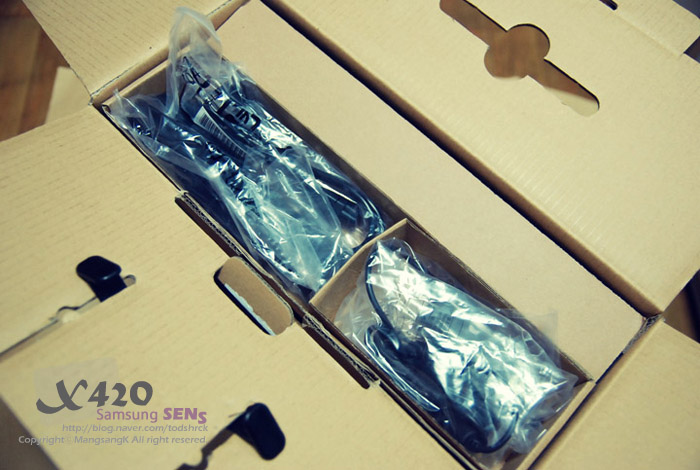 [SENS X420] 첫 눈에 반한 노트북, 삼성 센스 X420 리뷰 - Chapter1. 구성품 및 개봉기 : 네이버 블로그
