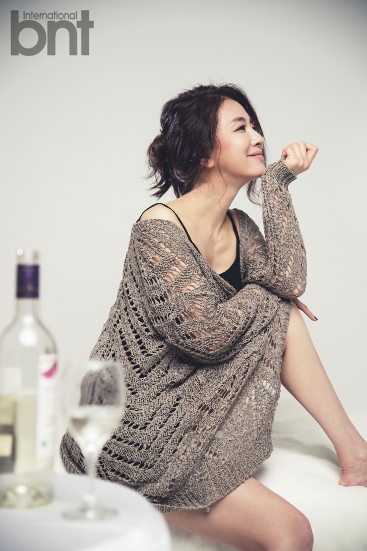 이일화(46세) _ '인스타일(InStyle)' 2017' 6월호 화보, '비앤티(bnt)' 2014' 7월호 화보, 여성中央 × 이씰린 CF 광고, 이일화 남사친 박보검 ...