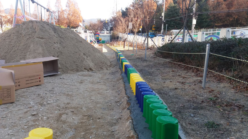 운동장라인안전고무경계석칼라고무경계석안전고무블록고무기둥화단경계석놀이터경계석철봉대경계석칼라고무경계블럭씨름장경계석