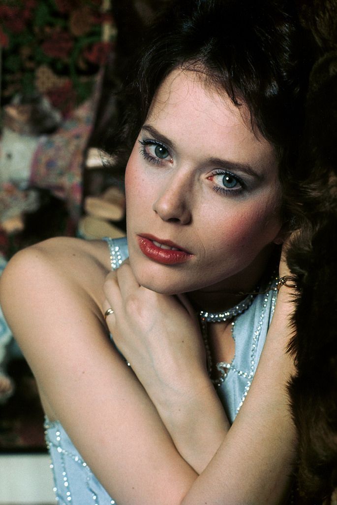 영화 엠마뉴엘 Emmanuelle 과 실비아 크리스텔 Sylvia Kristel 네이버 블로그