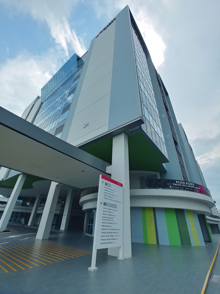 장서점검로봇(Library's Inventory Robot) : 싱가포르 테마섹 폴리테크닉(Temasek Polytechnic ...