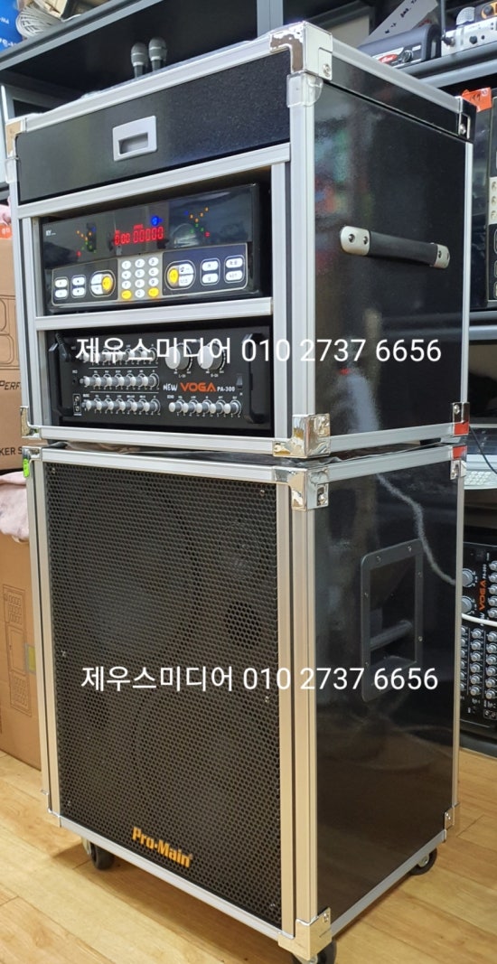 금영 KY KMS-150B 노래방반주기로 이동식 중고 노래방기계 앰프와 모니터 무선마이크에 스피커내장 일체 이동형 노래방기계 케이스로 가정용 업소용 중고 이동식 노래방기기 ...