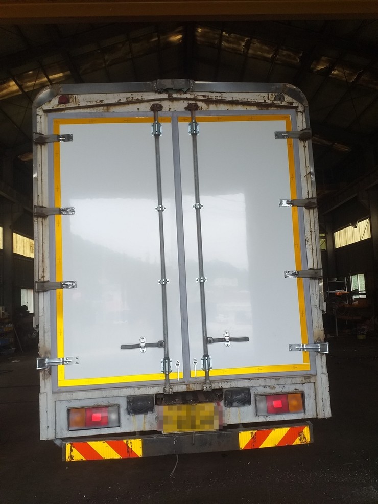 윙바디뒷문짝윙바디뒷문교환윙바디문짝교환윙바디부식되지않는문짝윙바디썩지않는문짝윙바디수리윙바디수리잘하는곳윙바디저렴하게수리하는곳경남윙바디수리따봉특장차수리따봉특장윙