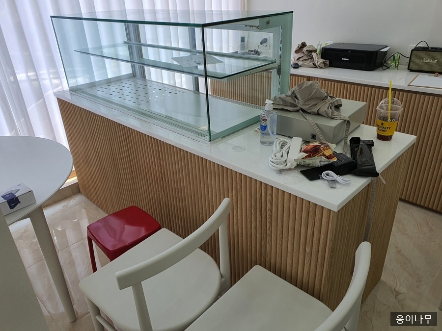 베이킹작업대베이킹조리대옹이나무작업대카운터테이블템바보드카운터템바보드수납장템바보드가구인조대리석카운터인조대리석수납장