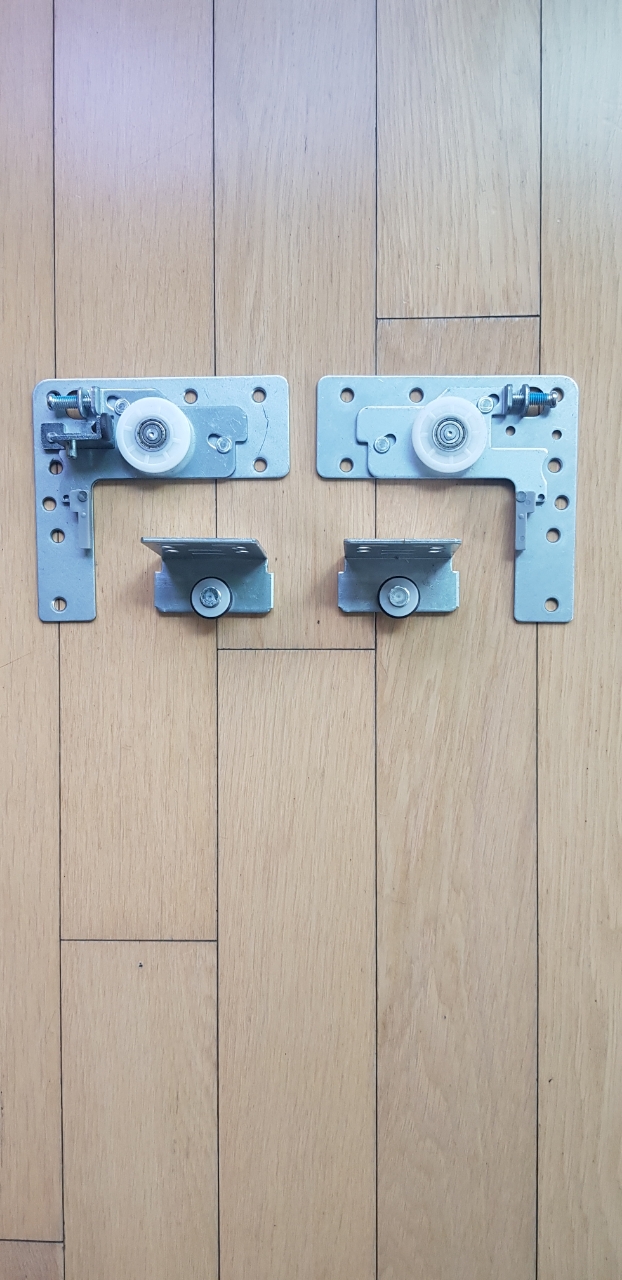 Diy 붙박이장 롤러 베어링 호차 판매 슬라이딩 슬라이드장 미닫이장 깨진 파손된 장롱 도어 문짝 상부 바퀴 브라켓 하드웨어