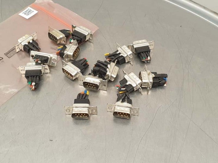 컨넥터 D-SUB 9pin PLUG CONNECTOR AMP1023A 플러그 AMP (205204-4) 판매합니다. : 네이버 블로그