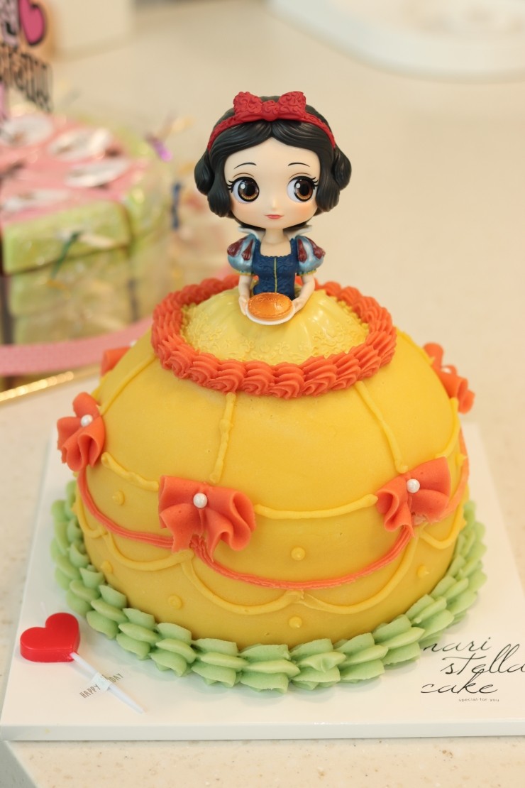 대전떡케이크 대전생일케이크 유치원생일케이크 캐릭터케이크 피규어케이크 공주케이크 백설공주케이크 피규어떡케이크 생일떡 수박설기