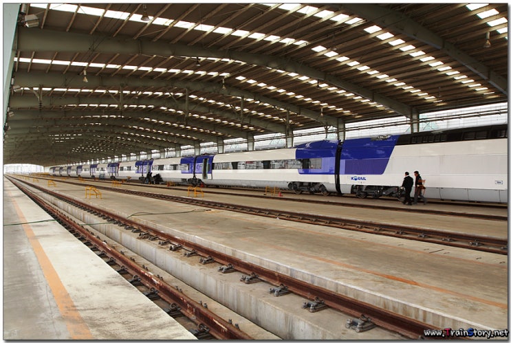 한국형고속열차 KTX-II 모습을 드러내다. : 네이버 블로그